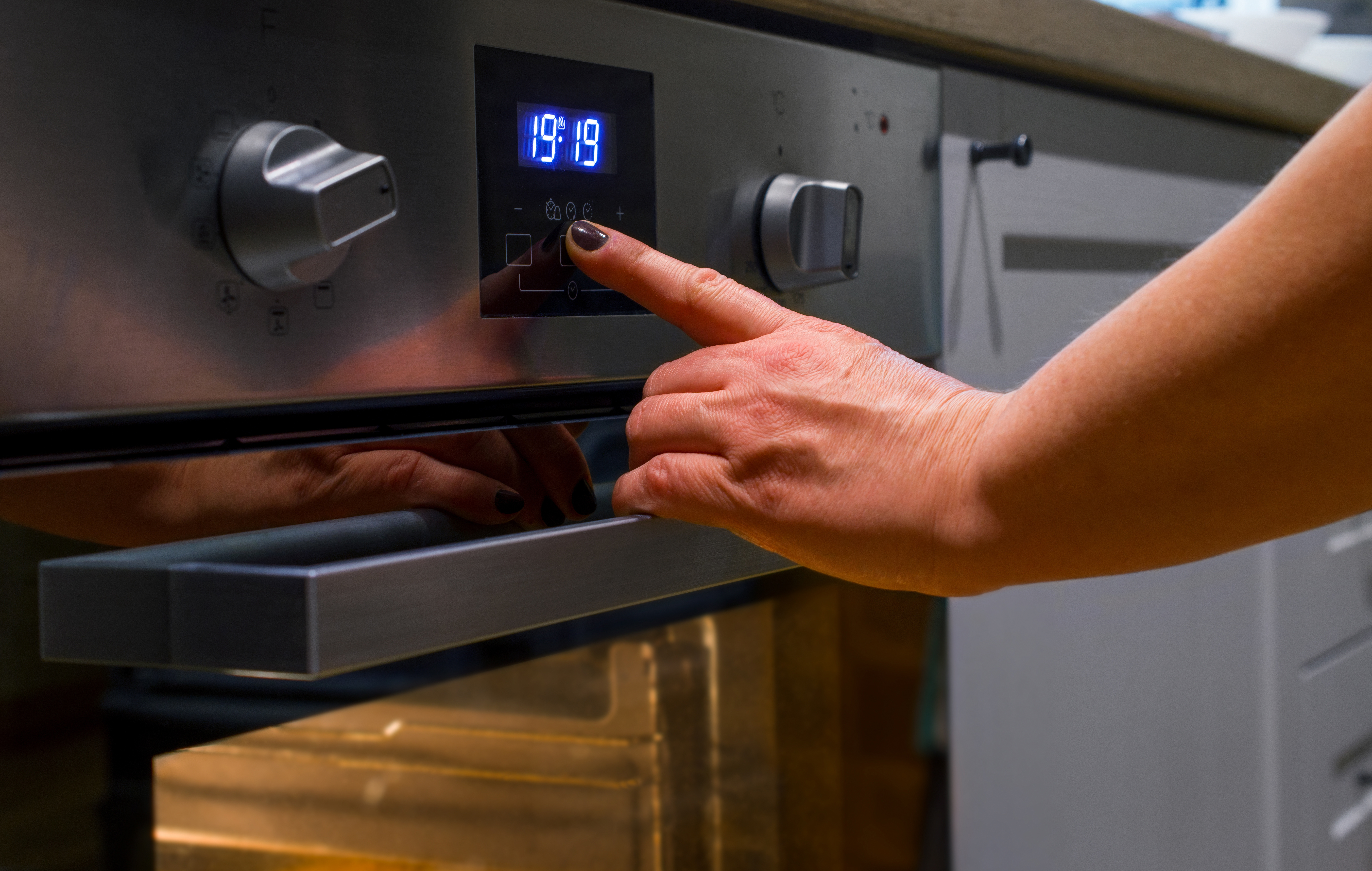 Rengöring av ugn invändigt och utvändigt - Elgiganten