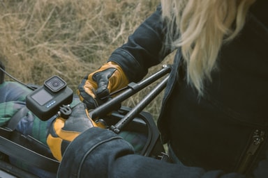 GoPro Boom kamerafäste med klistermontering - Elgiganten - Elgiganten