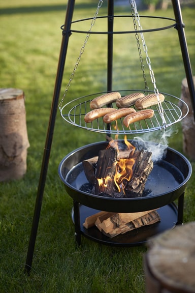 Tripod eldstad utomhus med justerbar hängande grill - Elgiganten